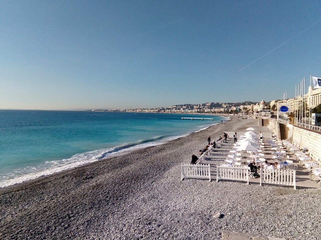 Pourquoi faut-il aller à Nice en hiver (ou en été)